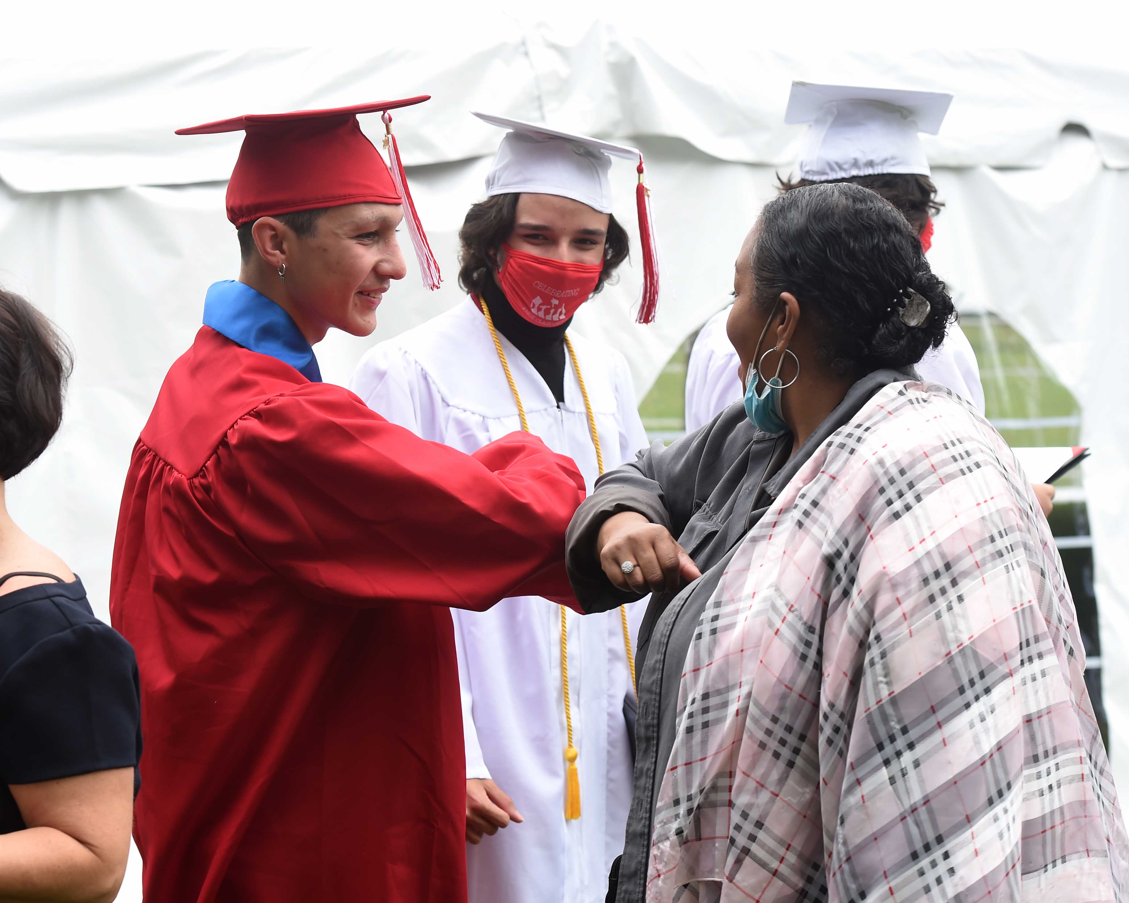 Commencement Image Gallery - The Knox School